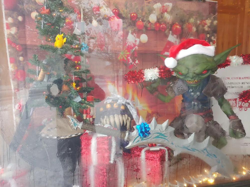 CHQ Chamber Announces Winners of Holiday Window Decorating Contest ...